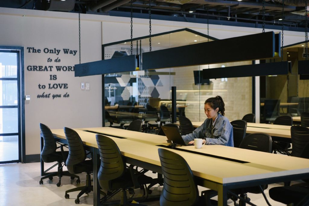 Apa Itu Virtual Office, Contoh dan 5 Tips Pemilihannya - Officenow